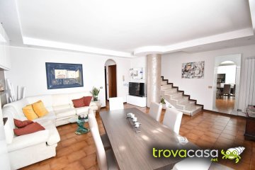 Più di dieci villette a schiera in vendita a Capriano del Colle.